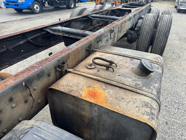 三菱ふそうスーパーグレート シャーシ★V8 ★2デフ ★目立つ錆無し ★25T フルサイズ の中古トラック | 中古トラック販売、中古トラック買取 ミユーキ